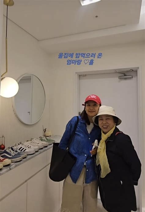 이효리 엄마와 다정…똑 닮은 모녀 파이낸셜뉴스