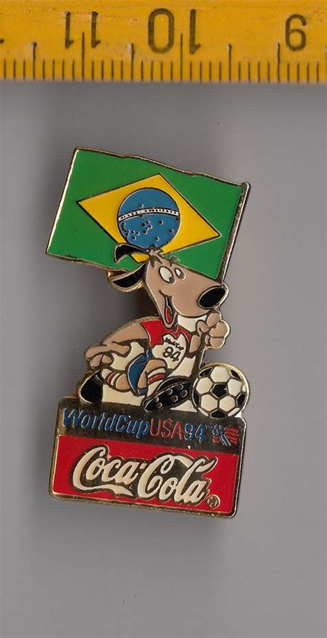 1994 Fifa World Cup Usa Pin Badge Football Striker Mascot Ebay
