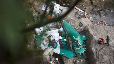 နီပေါလေယာဉ်ပျက်က ပျံသန်းမှုမှတ်တမ်းတင် ကိရိယာတွေ ရှာဖွေတွေ့ရှိ Mp3