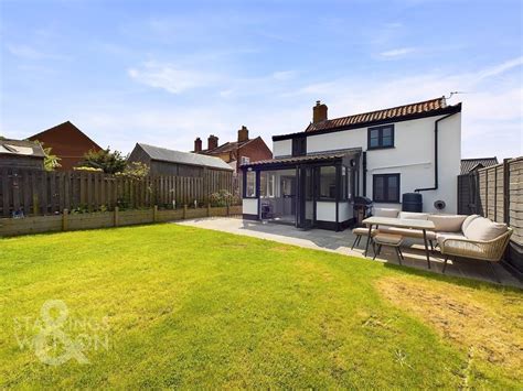 Norwich Road Dickleburgh Diss 3 Bed Detached House For Sale £375000