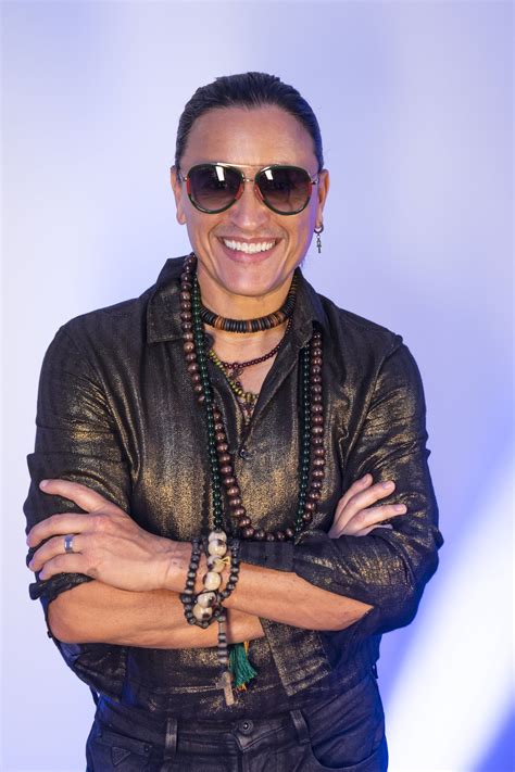 Elvis Crespo Releases New Version Of Megahit Suavemente Popsugar