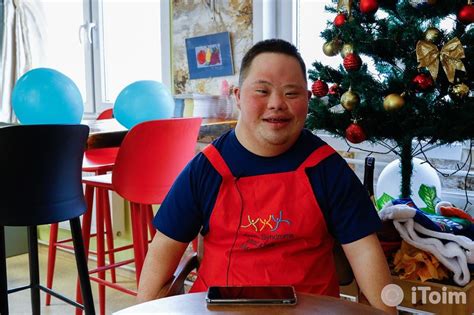 Сурвалжлага Инээмсэглэл уугаад л уураа гээчихлээ