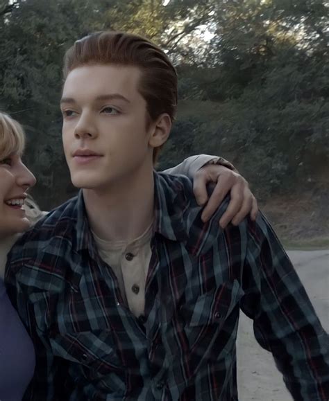 Пин от пользователя Lucy на доске Cameron Monaghan Gotham в 2024 г