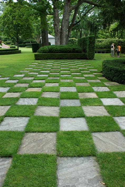 Checkerboard Lawn Front Yard Garden Design Front Yard Landscaping Yard Landscaping