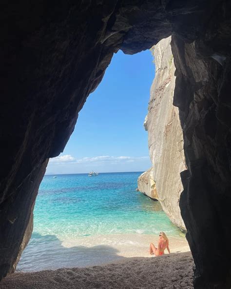 Giulia Gwinn Bikini At The Beach Rgiuliagwinn99