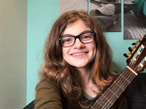 New Hot Sexy Sophie Pecora Bikini Pics