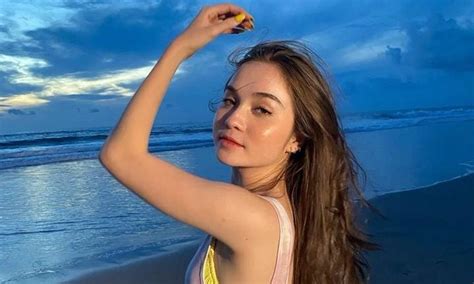 Profil Dan Biodata Elina Joerg Lengkap Agama Umur Pacar Dan Perjalanan Karier Parboaboa