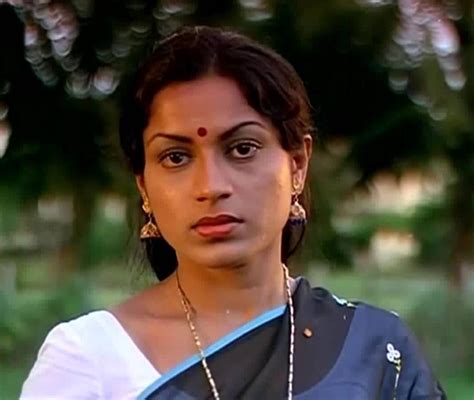 வாசமில்லா மலரிதுவசந்தத்தைத் தேடுது80களில் ரசிகர்களின் மனதை கிறங்கடித்த நாயகி Cinereporters