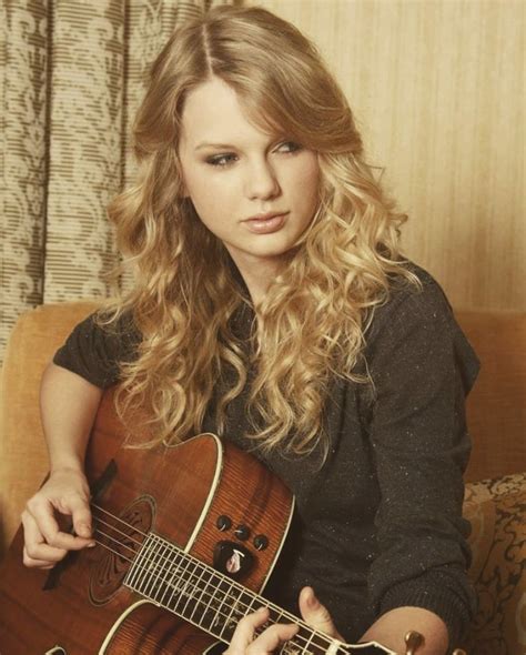 Pin By Sarah Cole On The Queen Taylor Swift ️🎤 ️ 💄💋🦋🧣 Taylor Swift Fearless Taylor Swift