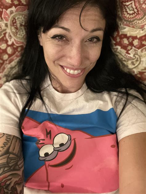Chillin Freckled Beauty R Freckledgirls