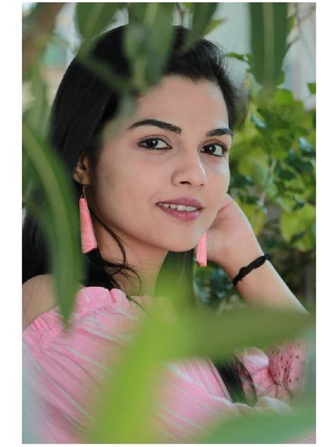 हस्ते पण गोड गाते पाण गोड दिसते पण गोड ही परी कोण Tv9 Marathi