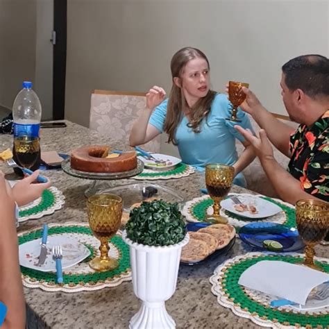 Marido Humilh4 Esposa Na Frente De Amigos 😱 Ele Só Não Esperava Que Marido Humilh4 Esposa Na