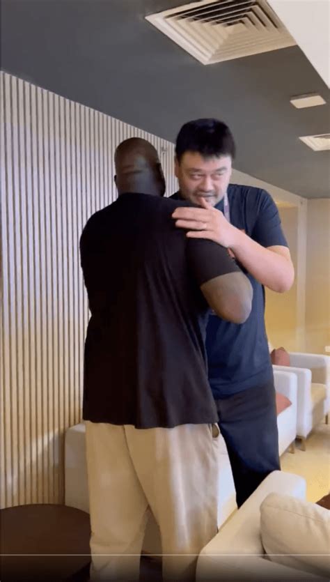 Nba Legends Shaquille Oneal And Yao Ming Link Up In Rare Sighting