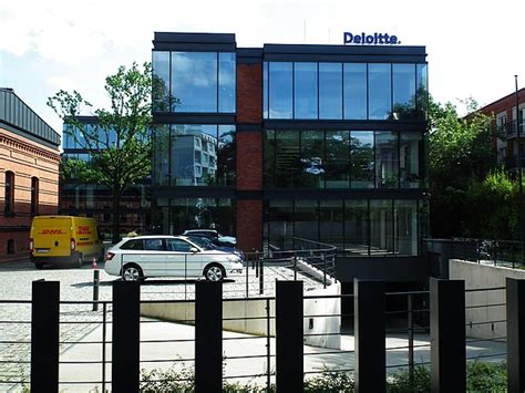 Deloitte Digital And Salesforce Partner To Bring Ai To Crm The