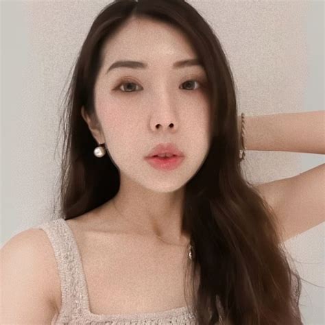 Ying Yu • Threads Say More