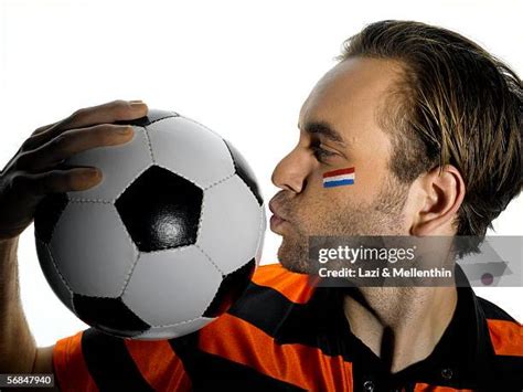 Kissing Ball Photos And Premium High Res Pictures Getty Images