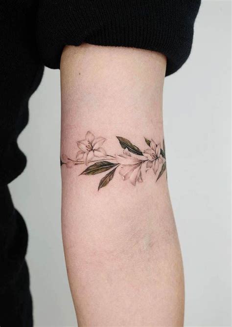 37 Stunning Armband Tattoos For Women Our Mindful Life Arm Band