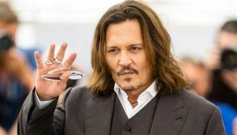 جوني ديب يبدأ تصوير فيلمه الجديد ويصدم الجمهور بملامح جديدة كلياً في