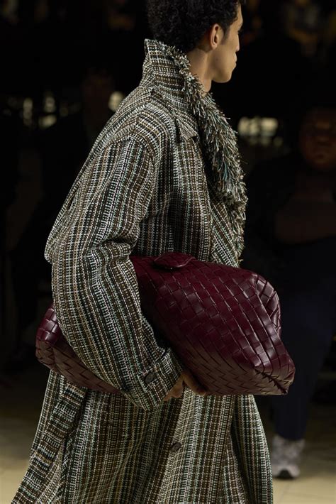 Matthieu Blazy Embraces Big Bags At Bottega Veneta For Spring 2024