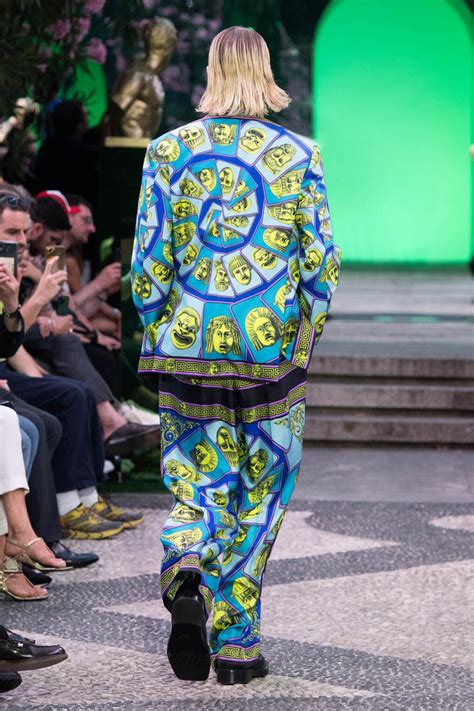 Mens Fashion Show Spring Summer 2023 Versace