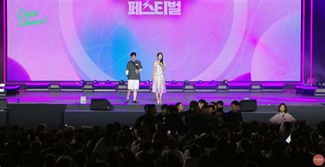 Netizens Appalled At Disrespectful Behavior During Triples Performance