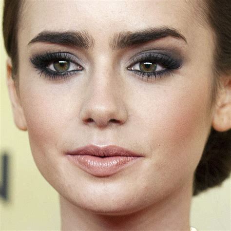 Lily Collins Makeup Black Eyeshadow Nude Eyeshadow And Nude Lipstick