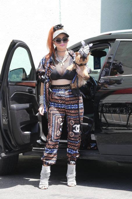 Phoebe Price Poses Of A Petco In Los Angeles Famousfix