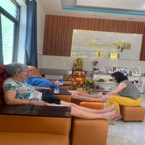 Foot Reflexology Massage With 60 Minute Travel Buddies