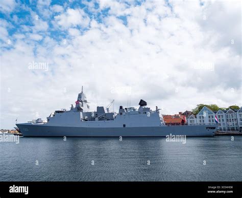 Hnlms Evertsen F805 Is The Fourth De Zeven Provinciën Class Frigate