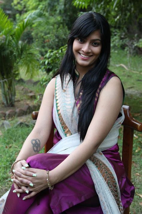 Tamil Actress Varalakshmi Sarathkumar Fashion