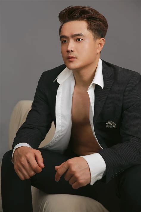 Trai ngon chuẩn men body gym nét đẹp mê ly tiếp khách trên dưới linh động traimodel com