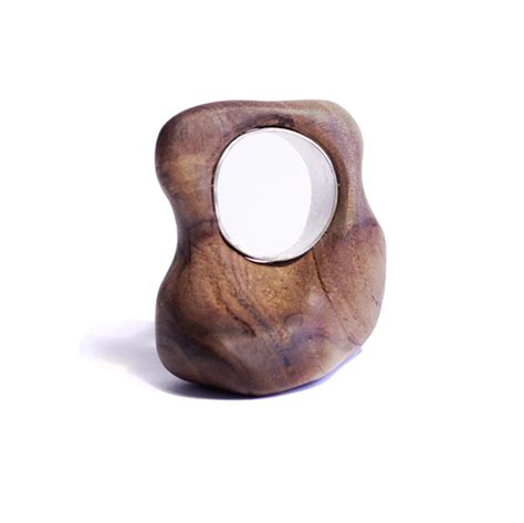 Embrace • Василена Станчева скулптура художествени медали дизайн на монети