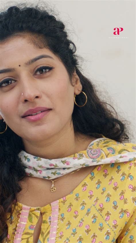 En Dna Le Dhan Edho Kolaru Nu Nanikure 😂💞🥰 Kaalangalilavalvasantham Anjalinair Kaushikram