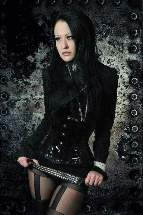 Pin On Goth And Goths