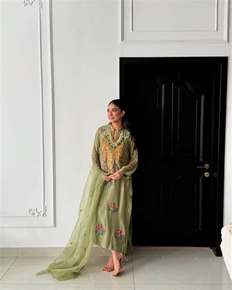 Farah Batool Farahbatool23 • Instagram Photos And Videos