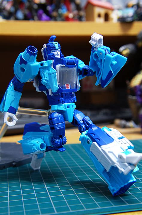 Plastic Heap Takara Transformers Legends Blurr