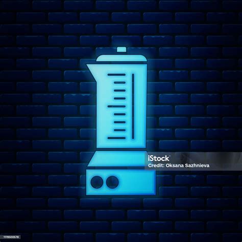 벽돌 벽 배경에 격리 빛나는 네온 블렌더 아이콘 그릇 주방 전기 고정 믹서기 스무디 칵테일 또는 주스 요리 벡터 일러스트레이션 가정 생활에 대한 스톡 벡터 아트 및 기타