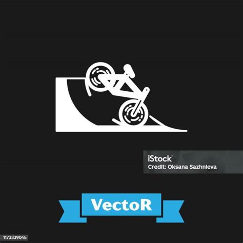 검은 색 배경에 고립 된 거리 경사로 아이콘에 흰색 자전거 스케이트 공원 익스트림 스포츠 스포츠 장비 벡터 일러스트레이션 교통수단에 대한 스톡 벡터 아트 및 기타 이미지