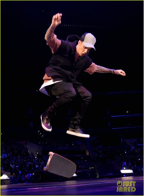 Justin Bieber Breaks Down In Tears During Staples Center Show Photo Justin Bieber