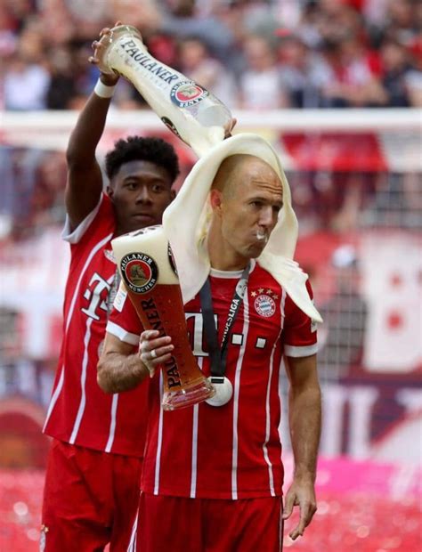 The Way This Beer Hits Robbens Head R Oddlysatisfying