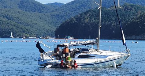 통영 한산도 인근 바다서 3톤급 요트 좌초3명 구조