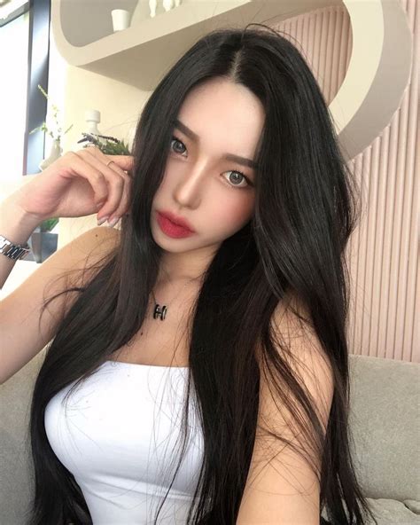 Photo Shared By 길다란동그란 On July 30 2021 Tagging Marlow Place May Be An Image Of One Or More