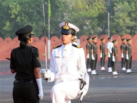 Meet Shikha Awasthi First Woman Navy Doctor To Receive The Sword Of Honour