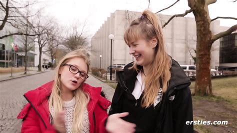 Ersties Hollys And Idas Heiße Action Zwischen Den Regalen Eporner