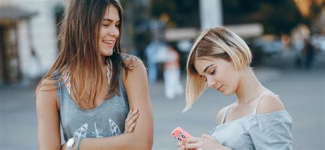 Android Ve Ios In En Yi Lezbiyen Arkada L K Ve Sohbet Uygulamalar