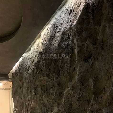 Имитация скалы на стене в интерьере - 80 фото