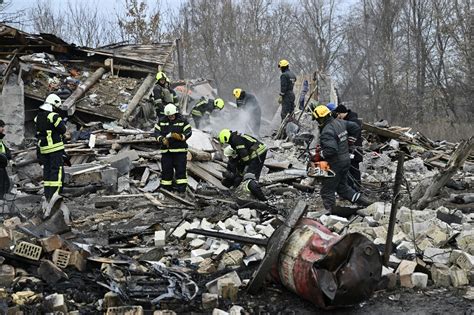 Lukraine Repousse Une Attaque De Drones Russe Lélectricité Reste