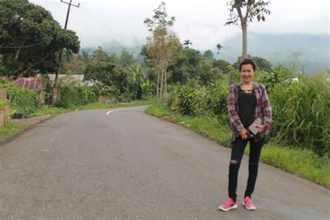 Ayu Azhari Model Dari Palembang Elwa