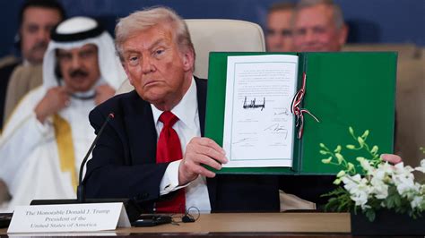 Trumps Gaza Breakthrough Sparks Global Praise — And Credit Confusion
