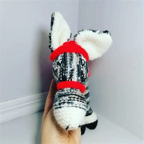 کمدا قیمت و خرید عروسک الاغ بافتنی جذاب ابعاد 25 رنگ سفیدمشکیقرمز